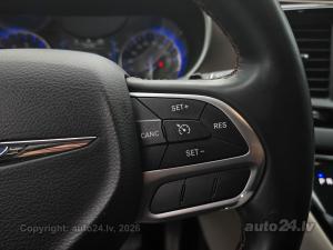 Sarkans Chrysler Pacifica 2017 Tallina, ar dzinēja tilpumu 3.60 L un nobraukumu 121 tūkst. km par 11490 €, foto 19 vietnē AUTOMOTO.COM.LV