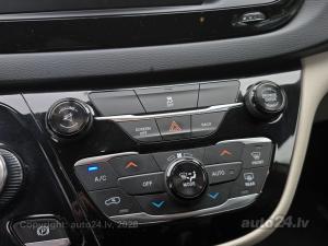 Sarkans Chrysler Pacifica 2017 Tallina, ar dzinēja tilpumu 3.60 L un nobraukumu 121 tūkst. km par 11490 €, foto 20 vietnē AUTOMOTO.COM.LV