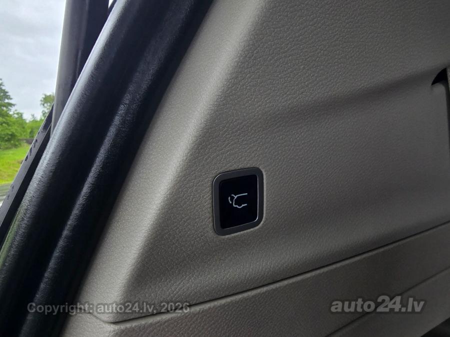 Sarkans Chrysler Pacifica 2017 Tallina, ar dzinēja tilpumu 3.60 L un nobraukumu 121 tūkst. km par 11490 €, foto 30 vietnē AUTOMOTO.COM.LV