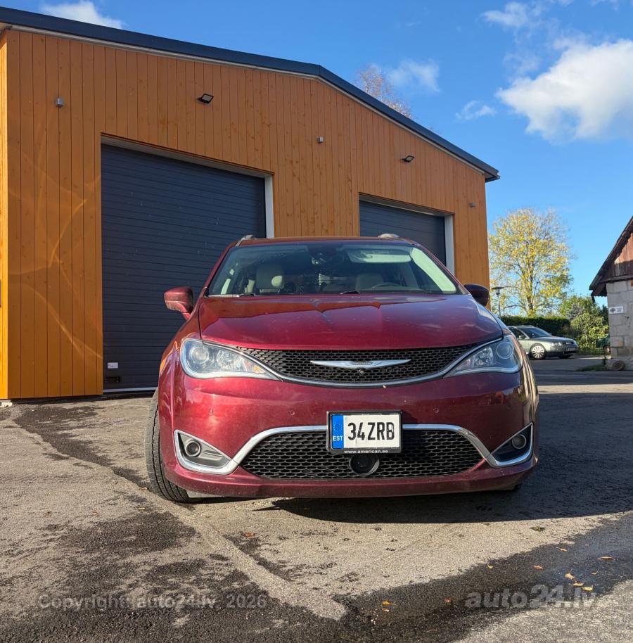 Red Chrysler Pacifica 2017 in Tallinn, with an engine capacity of 3.60 L and mileage of 170 thousand km for 17000 €, photo 3 on AUTOMOTO.COM.LV