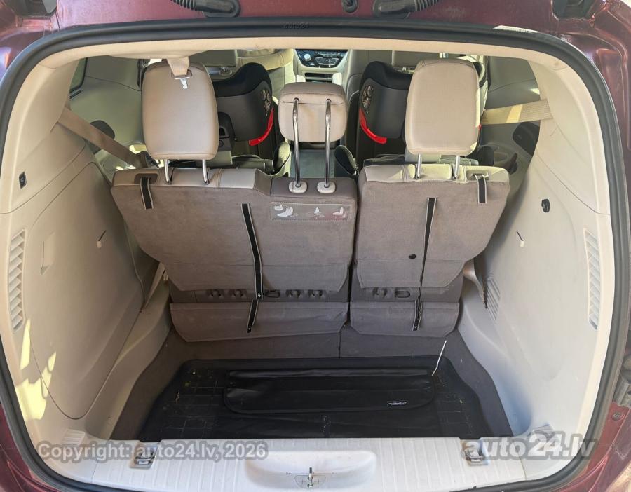 Red Chrysler Pacifica 2017 in Tallinn, with an engine capacity of 3.60 L and mileage of 170 thousand km for 17000 €, photo 13 on AUTOMOTO.COM.LV