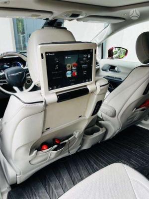 Red Chrysler Pacifica 2018 in Klaipeda, with an engine capacity of 3.60 L and mileage of 175 thousand km for 16800 €, photo 6 on AUTOMOTO.COM.LV