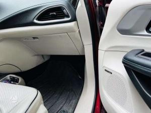Red Chrysler Pacifica 2018 in Klaipeda, with an engine capacity of 3.60 L and mileage of 175 thousand km for 16800 €, photo 10 on AUTOMOTO.COM.LV