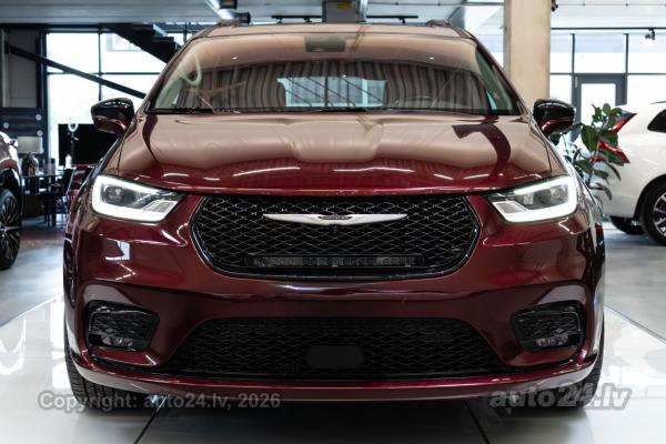 Sarkans Chrysler Pacifica 2021 Tallina, ar dzinēja tilpumu 3.60 L un nobraukumu 54 tūkst. km par 36900 €, foto 5 vietnē AUTOMOTO.COM.LV