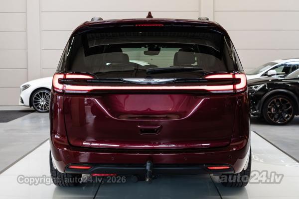 Sarkans Chrysler Pacifica 2021 Tallina, ar dzinēja tilpumu 3.60 L un nobraukumu 54 tūkst. km par 36900 €, foto 6 vietnē AUTOMOTO.COM.LV