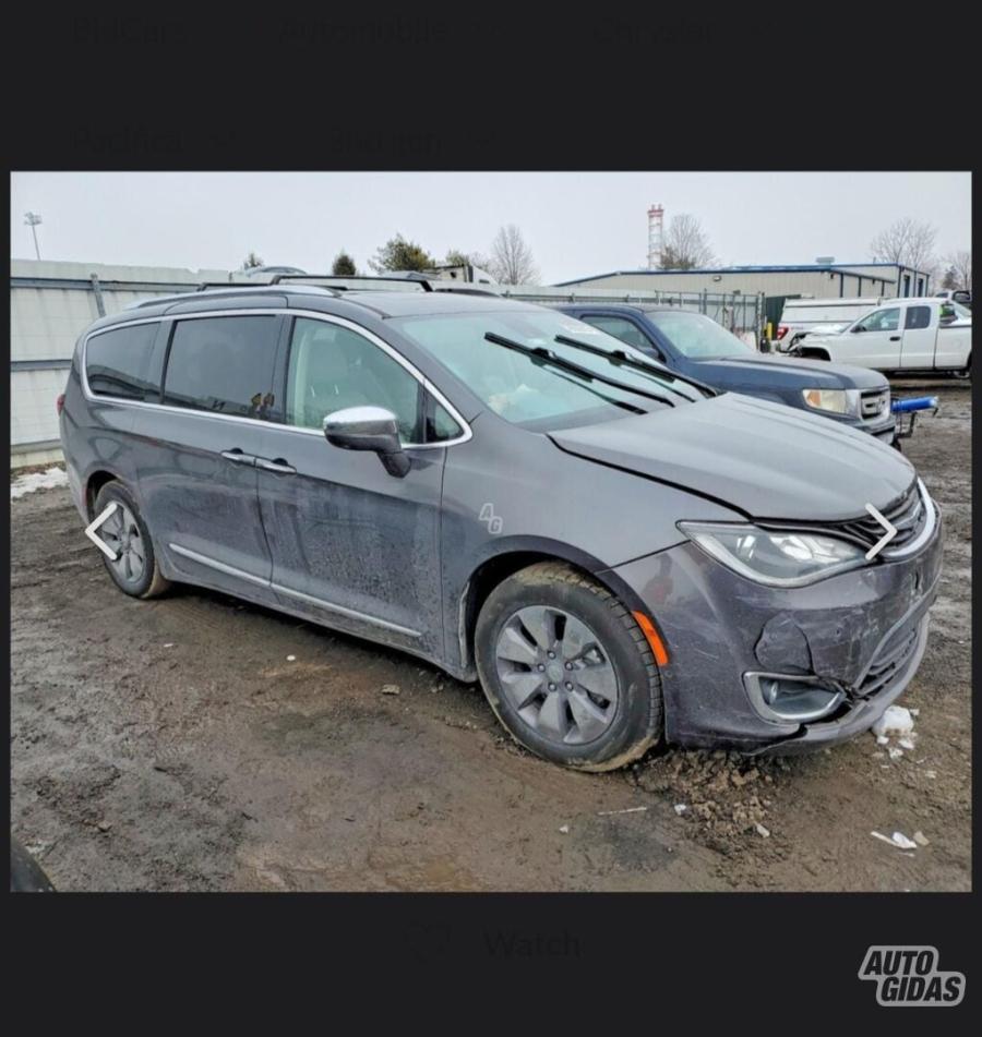 Chrysler Pacifica 2018 in Vilnius, with an engine capacity of 3.60 L and mileage of 189 thousand km for 11600 €, photo 4 on AUTOMOTO.COM.LV