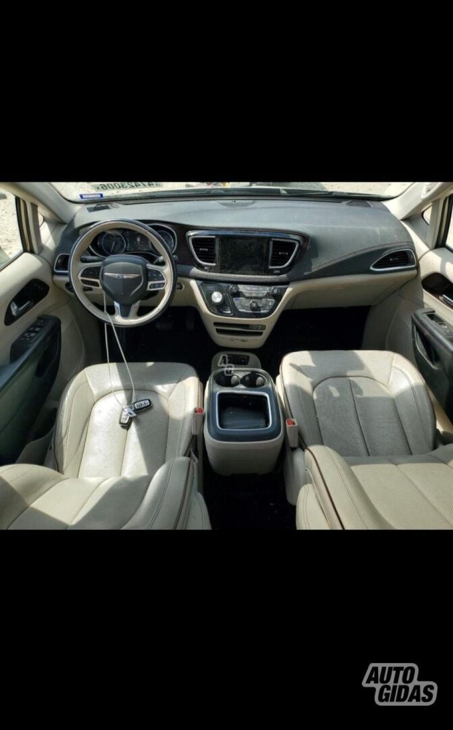 Chrysler Pacifica 2018 in Vilnius, with an engine capacity of 3.60 L and mileage of 240 thousand km for 11600 €, photo 9 on AUTOMOTO.COM.LV