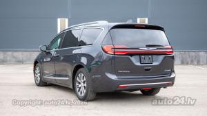 Chrysler Pacifica 2021 Tallina, ar dzinēja tilpumu 3.60 L un nobraukumu 107 tūkst. km par 34900 €, foto 3 vietnē AUTOMOTO.COM.LV