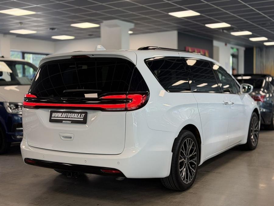 Chrysler Pacifica 2021 Klaipėda, ar dzinēja tilpumu 3.61 L un nobraukumu 148 tūkst. km par 22750 €, foto 6 vietnē AUTOMOTO.COM.LV