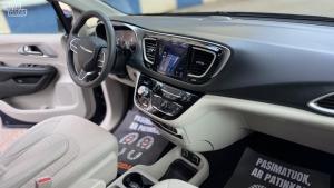 Violet Chrysler Pacifica 2018 in Kaunas, with an engine capacity of 3.60 L and mileage of 162 thousand km for 17999 €, photo 20 on AUTOMOTO.COM.LV