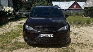 Violet Chrysler Pacifica 2018 in Varena, with an engine capacity of 3.60 L and mileage of 234 thousand km for 15999 €, photo 6 on AUTOMOTO.COM.LV