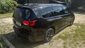 Violet Chrysler Pacifica 2018 in Varena, with an engine capacity of 3.60 L and mileage of 234 thousand km for 15999 €, photo 7 on AUTOMOTO.COM.LV
