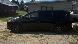 Violet Chrysler Pacifica 2018 in Varena, with an engine capacity of 3.60 L and mileage of 234 thousand km for 15999 €, photo 10 on AUTOMOTO.COM.LV