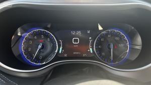 Violet Chrysler Pacifica 2018 in Varena, with an engine capacity of 3.60 L and mileage of 234 thousand km for 15999 €, photo 13 on AUTOMOTO.COM.LV