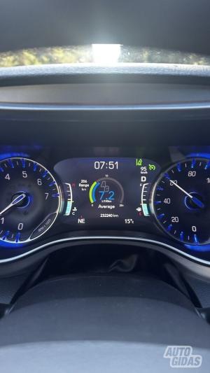 Violet Chrysler Pacifica 2018 in Varena, with an engine capacity of 3.60 L and mileage of 234 thousand km for 15999 €, photo 14 on AUTOMOTO.COM.LV