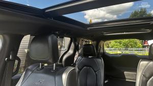 Violet Chrysler Pacifica 2018 in Varena, with an engine capacity of 3.60 L and mileage of 234 thousand km for 15999 €, photo 17 on AUTOMOTO.COM.LV