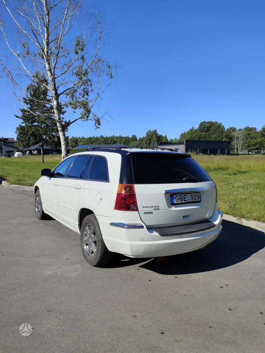 White Chrysler Pacifica 2008 in Siauliai, with an engine capacity of 3.95 L and mileage of 187 thousand km for 2500 €, photo 4 on AUTOMOTO.COM.LV