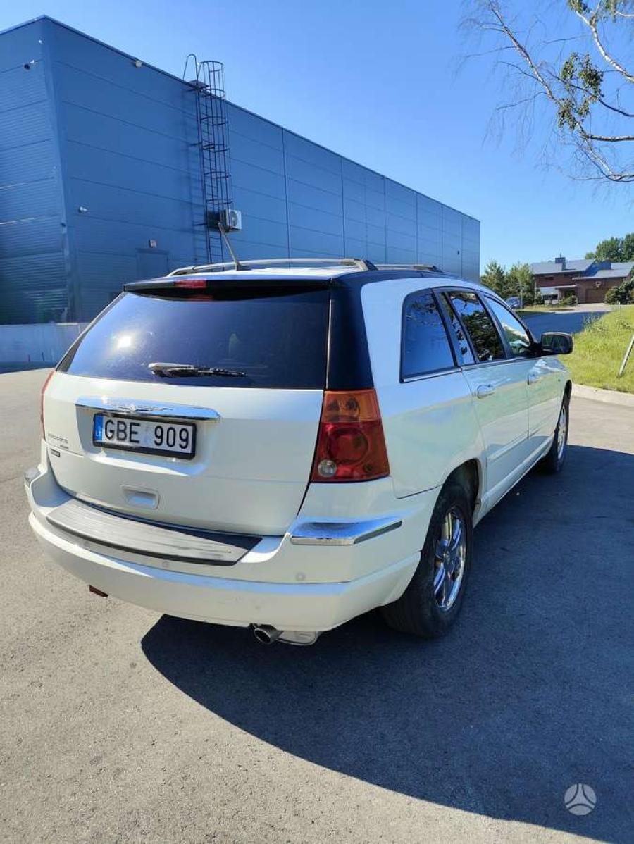 White Chrysler Pacifica 2008 in Siauliai, with an engine capacity of 3.95 L and mileage of 187 thousand km for 2500 €, photo 5 on AUTOMOTO.COM.LV