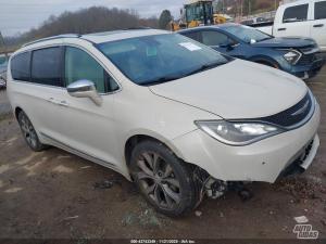 White Chrysler Pacifica 2017 in Druskininkai, with an engine capacity of 3.60 L and mileage of 217 thousand km for 11500 €, photo  on AUTOMOTO.COM.LV