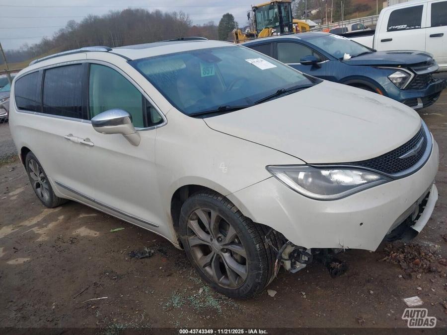 White Chrysler Pacifica 2017 in Druskininkai, with an engine capacity of 3.60 L and mileage of 217 thousand km for 11500 €, photo 1 on AUTOMOTO.COM.LV