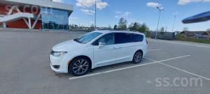 White Chrysler Pacifica 2017 in Rezekne, with an engine capacity of 3.60 L and mileage of 184 thousand km for 22000 €, photo  on AUTOMOTO.COM.LV