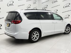 Balts Chrysler Pacifica 2017 Avižieniai, ar dzinēja tilpumu 3.60 L un nobraukumu 181 tūkst. km par 14200 €, foto 2 vietnē AUTOMOTO.COM.LV