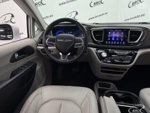 Balts Chrysler Pacifica 2017 Avižieniai, ar dzinēja tilpumu 3.60 L un nobraukumu 181 tūkst. km par 14200 €, foto 16 vietnē AUTOMOTO.COM.LV