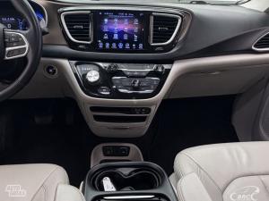 Balts Chrysler Pacifica 2017 Avižieniai, ar dzinēja tilpumu 3.60 L un nobraukumu 181 tūkst. km par 14200 €, foto 17 vietnē AUTOMOTO.COM.LV