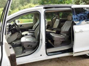 White Chrysler Pacifica 2017 in Siauliai, with an engine capacity of 3.60 L and mileage of 190 thousand km for 14999 €, photo 6 on AUTOMOTO.COM.LV
