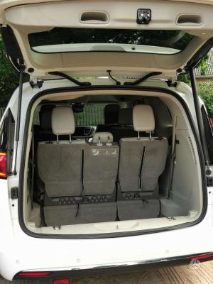 White Chrysler Pacifica 2017 in Siauliai, with an engine capacity of 3.60 L and mileage of 190 thousand km for 14999 €, photo 14 on AUTOMOTO.COM.LV