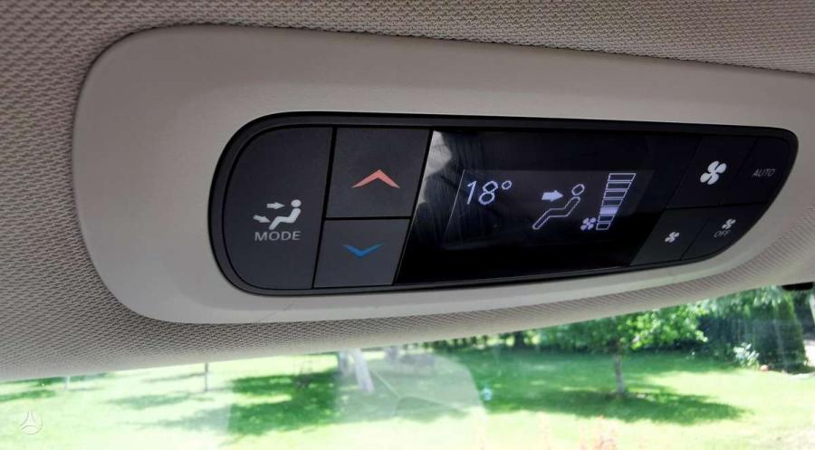 White Chrysler Pacifica 2017 in Siauliai, with an engine capacity of 3.60 L and mileage of 190 thousand km for 14999 €, photo 21 on AUTOMOTO.COM.LV