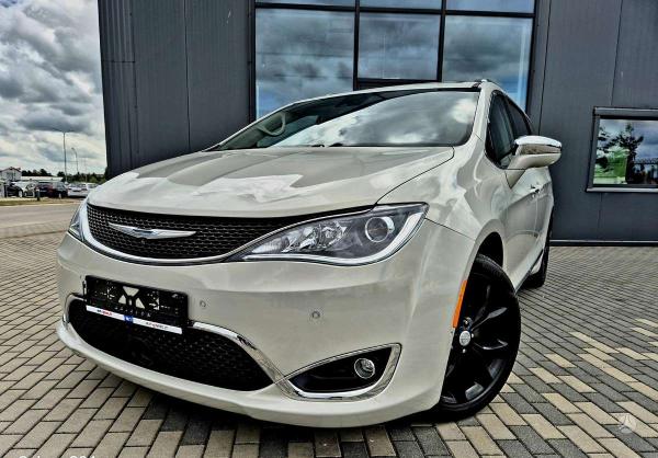Balts Chrysler Pacifica 2017 Viļņa, ar dzinēja tilpumu 3.60 L un nobraukumu 193 tūkst. km par 15900 €, foto 2 vietnē AUTOMOTO.COM.LV