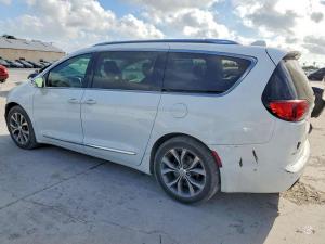 White Chrysler Pacifica 2017 in Siauliai, with an engine capacity of 3.61 L and mileage of 150 thousand km for 8900 €, photo 3 on AUTOMOTO.COM.LV