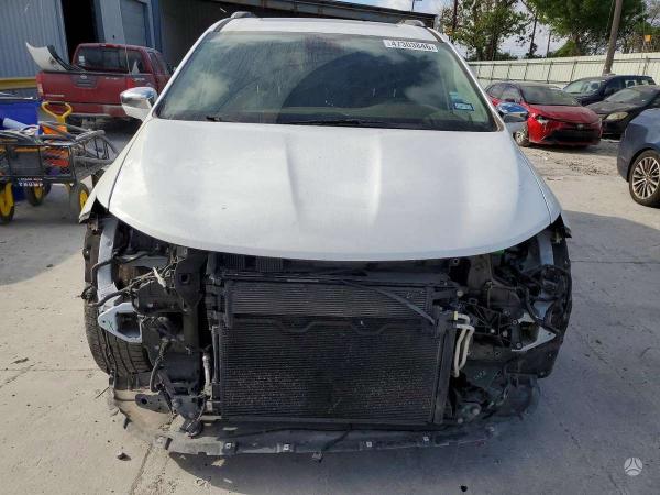 Balts Chrysler Pacifica 2017 Šauļi, ar dzinēja tilpumu 3.61 L un nobraukumu 150 tūkst. km par 8900 €, foto 5 vietnē AUTOMOTO.COM.LV
