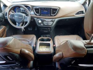 White Chrysler Pacifica 2017 in Siauliai, with an engine capacity of 3.61 L and mileage of 150 thousand km for 8900 €, photo 9 on AUTOMOTO.COM.LV