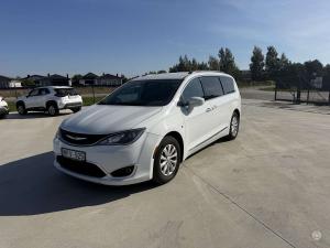 White Chrysler Pacifica 2017 in Klaipeda, with an engine capacity of 3.60 L and mileage of 222 thousand km for 10900 €, photo  on AUTOMOTO.COM.LV