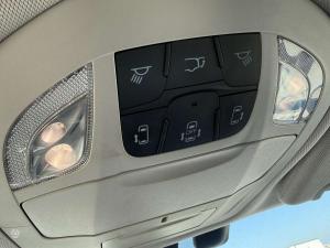 White Chrysler Pacifica 2017 in Klaipeda, with an engine capacity of 3.60 L and mileage of 222 thousand km for 10900 €, photo 15 on AUTOMOTO.COM.LV