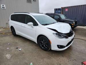 White Chrysler Pacifica 2018 in Kretinga, with an engine capacity of 3.61 L and mileage of 188 thousand km for 10200 €, photo 4 on AUTOMOTO.COM.LV