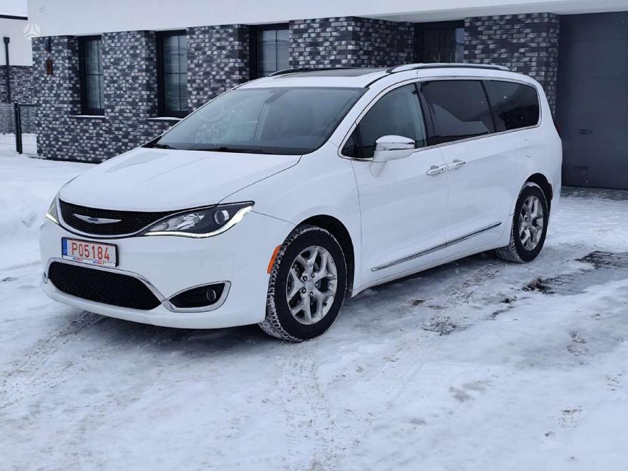 Balts Chrysler Pacifica 2018 Kauņa, ar dzinēja tilpumu 3.61 L un nobraukumu 222 tūkst. km par 14000 €, foto 1 vietnē AUTOMOTO.COM.LV