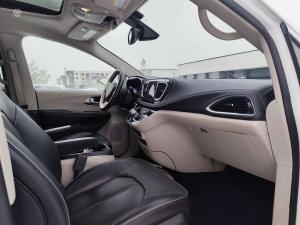 Balts Chrysler Pacifica 2018 Kauņa, ar dzinēja tilpumu 3.61 L un nobraukumu 222 tūkst. km par 14000 €, foto 7 vietnē AUTOMOTO.COM.LV