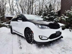 Balts Chrysler Pacifica 2018 Kauņa, ar dzinēja tilpumu 3.61 L un nobraukumu 237 tūkst. km par 13800 €, foto  vietnē AUTOMOTO.COM.LV
