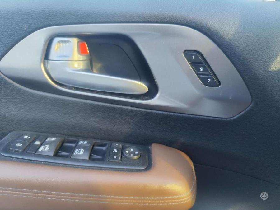 Balts Chrysler Pacifica 2018 Kauņa, ar dzinēja tilpumu 3.61 L un nobraukumu 217 tūkst. km par 16500 €, foto 14 vietnē AUTOMOTO.COM.LV