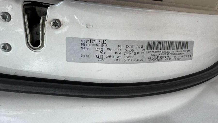 White Chrysler Pacifica 2018 in Ukmerge, with an engine capacity of 3.61 L and mileage of 247 thousand km for 7300 €, photo 22 on AUTOMOTO.COM.LV