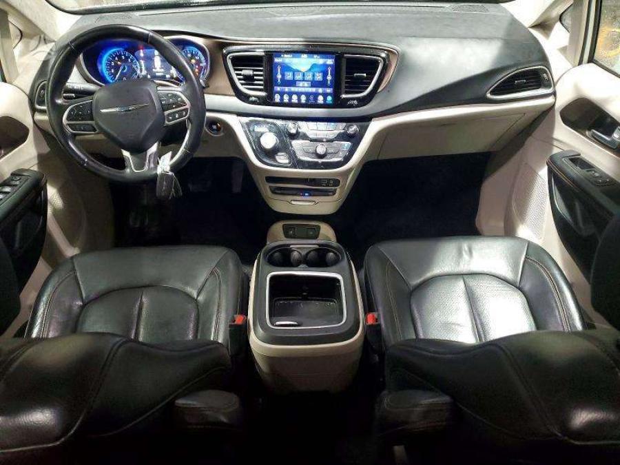 White Chrysler Pacifica 2018 in Kaunas, with an engine capacity of 3.61 L and mileage of 228 thousand km for 9000 €, photo 12 on AUTOMOTO.COM.LV