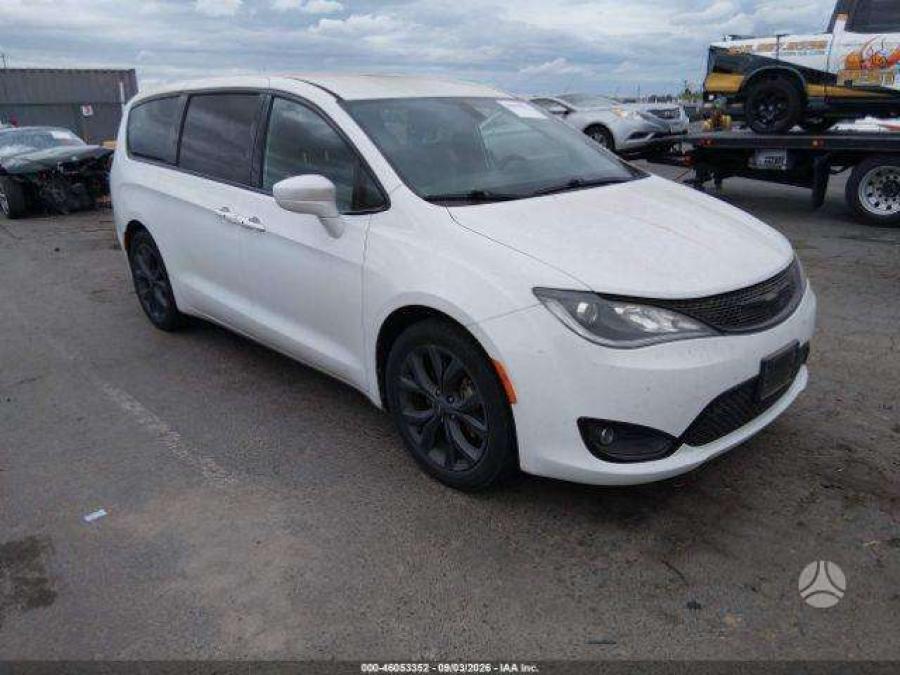 Balts Chrysler Pacifica 2018 Klaipėda, ar dzinēja tilpumu 3.61 L un nobraukumu 154 tūkst. km par 3000 €, foto 1 vietnē AUTOMOTO.COM.LV