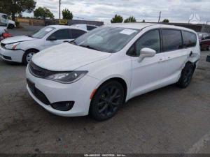 Balts Chrysler Pacifica 2018 Klaipėda, ar dzinēja tilpumu 3.61 L un nobraukumu 154 tūkst. km par 3000 €, foto 3 vietnē AUTOMOTO.COM.LV