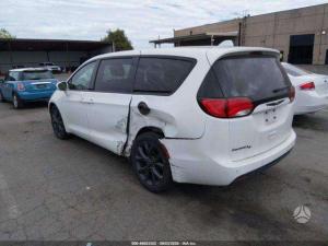 Balts Chrysler Pacifica 2018 Klaipėda, ar dzinēja tilpumu 3.61 L un nobraukumu 154 tūkst. km par 3000 €, foto 4 vietnē AUTOMOTO.COM.LV