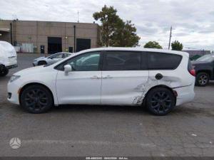 Balts Chrysler Pacifica 2018 Klaipėda, ar dzinēja tilpumu 3.61 L un nobraukumu 154 tūkst. km par 3000 €, foto 7 vietnē AUTOMOTO.COM.LV