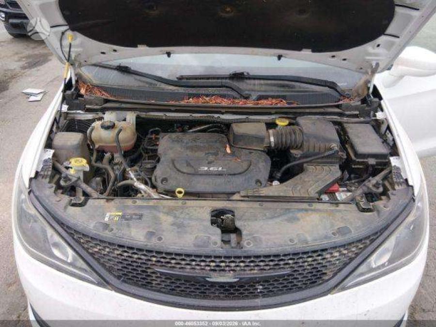 Balts Chrysler Pacifica 2018 Klaipėda, ar dzinēja tilpumu 3.61 L un nobraukumu 154 tūkst. km par 3000 €, foto 11 vietnē AUTOMOTO.COM.LV