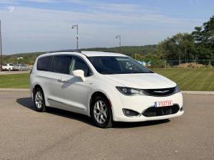Balts Chrysler Pacifica 2018 Kauņa, ar dzinēja tilpumu 3.61 L un nobraukumu 220 tūkst. km par 14800 €, foto 9 vietnē AUTOMOTO.COM.LV